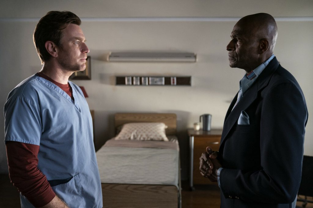 Review Film Doctor Sleep - Cinemags