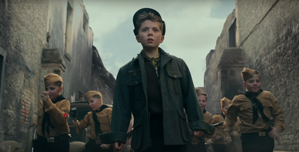 Jojo Rabbit: Hitler Diperankan Aktor Berdarah Non-Arya dan di Olok ...