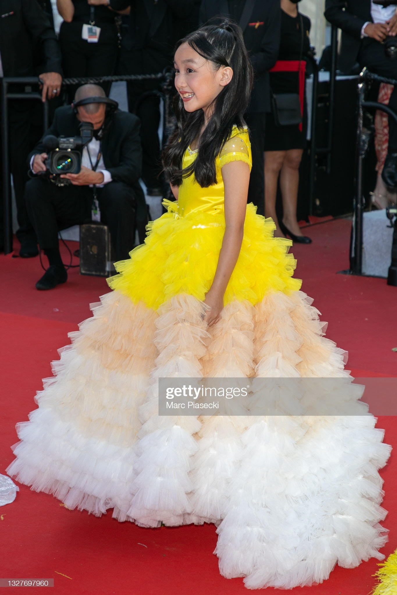 Aktris Cilik Indonesia, Malea Emma, di Red Carpet Festival Film Paling ...